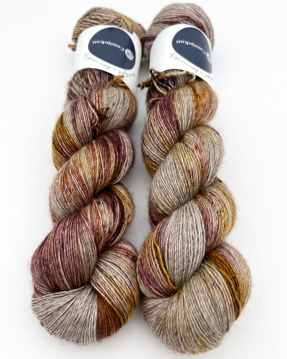 MESIYA Single: Golddigger – CamijoKnit